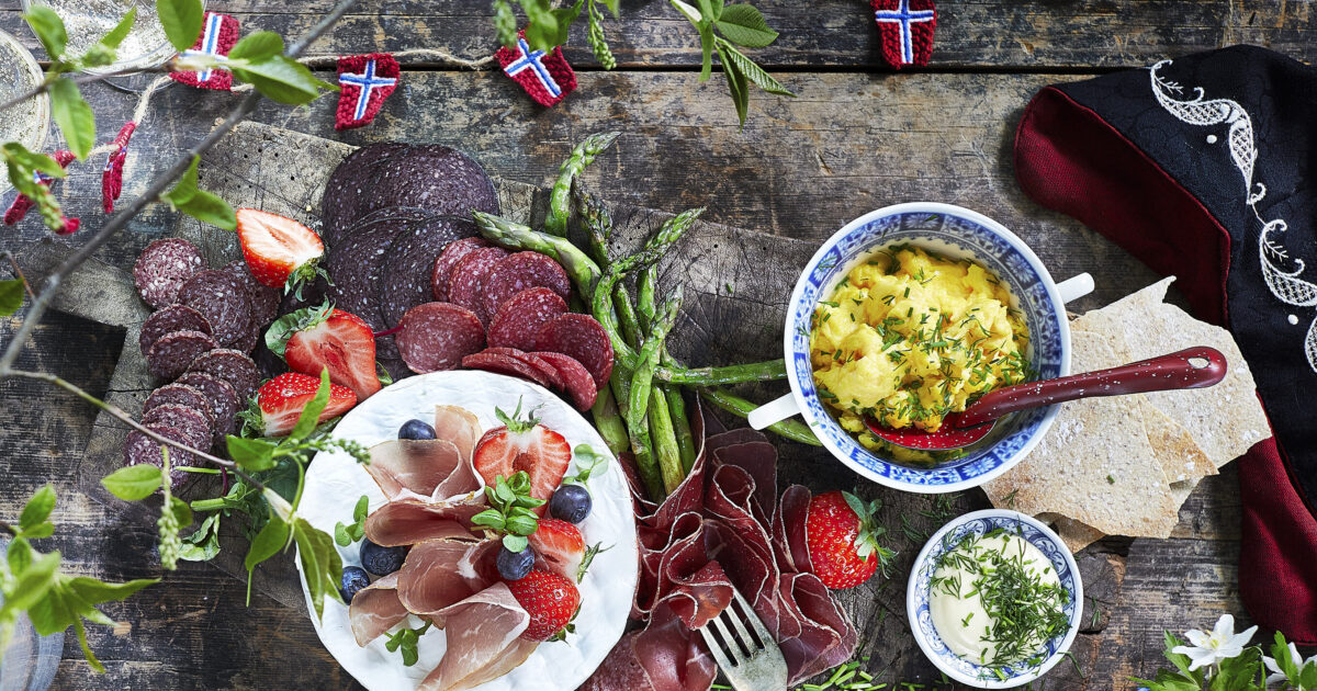 17. mai-planke med norsk spekemat