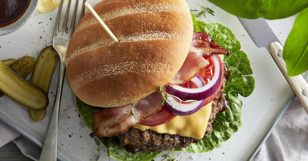 Cheeseburger med bacon | Oppskrift