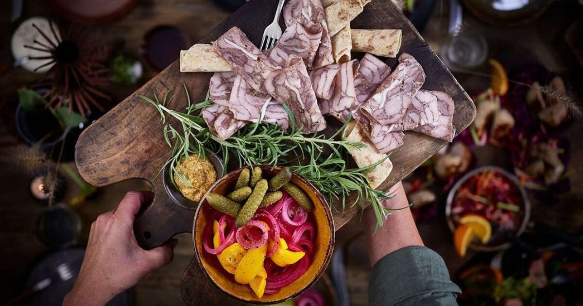 Fjøl med skivet sylte