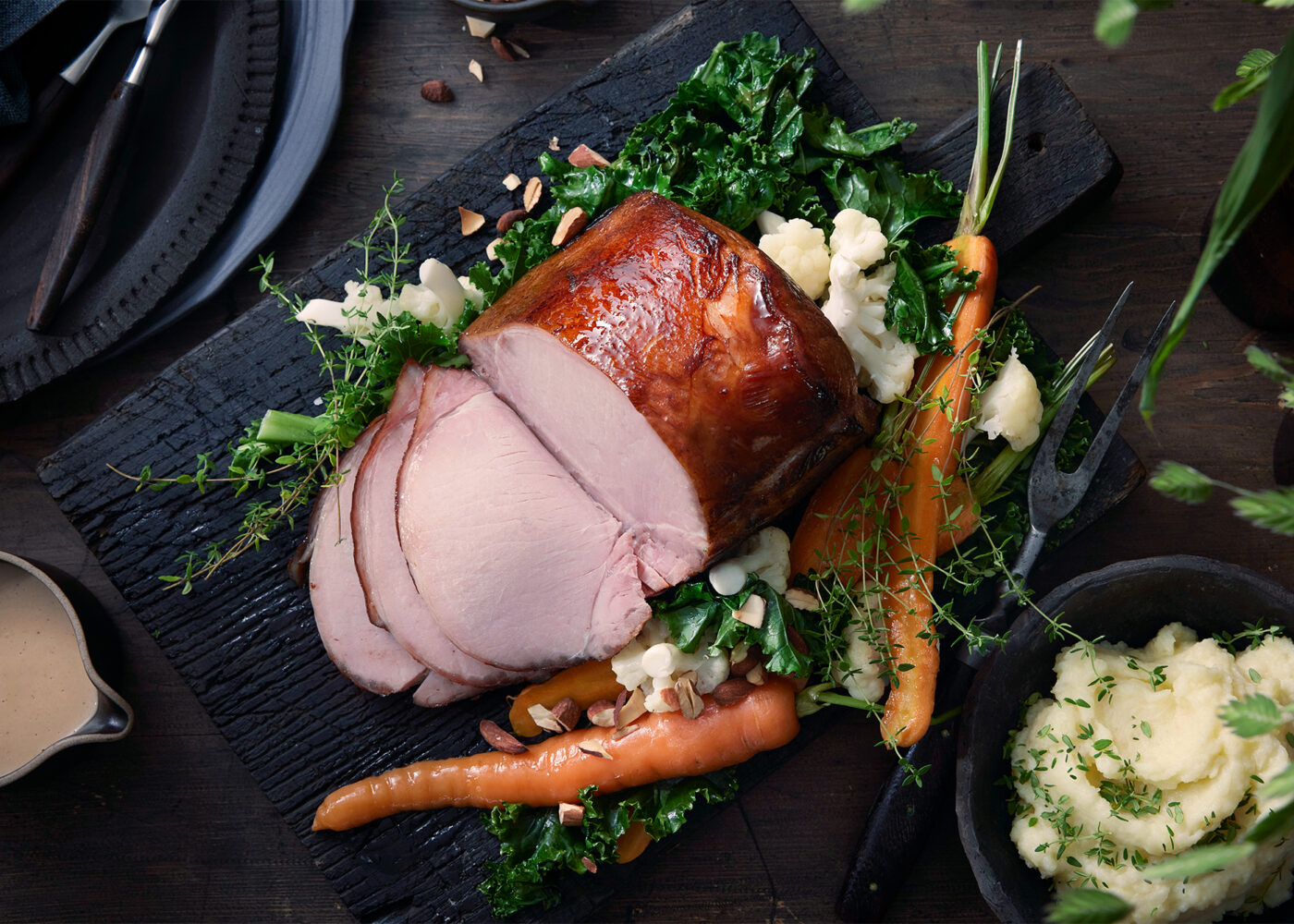 Røkt svinekam med fløtesaus | Oppskrift